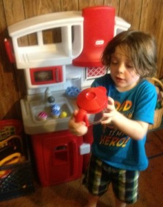 Little Tikes Cook 'n Grow Kitchen Review & Giveaway - Mom's Blog